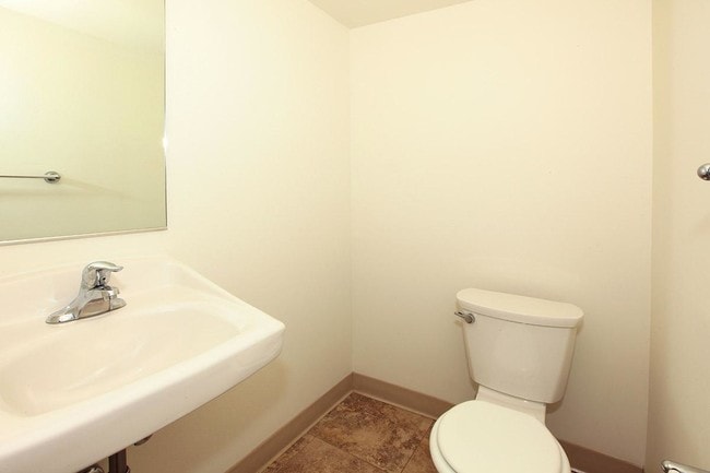 Oakley Square Apartments - Chicago, IL | Apartments.com