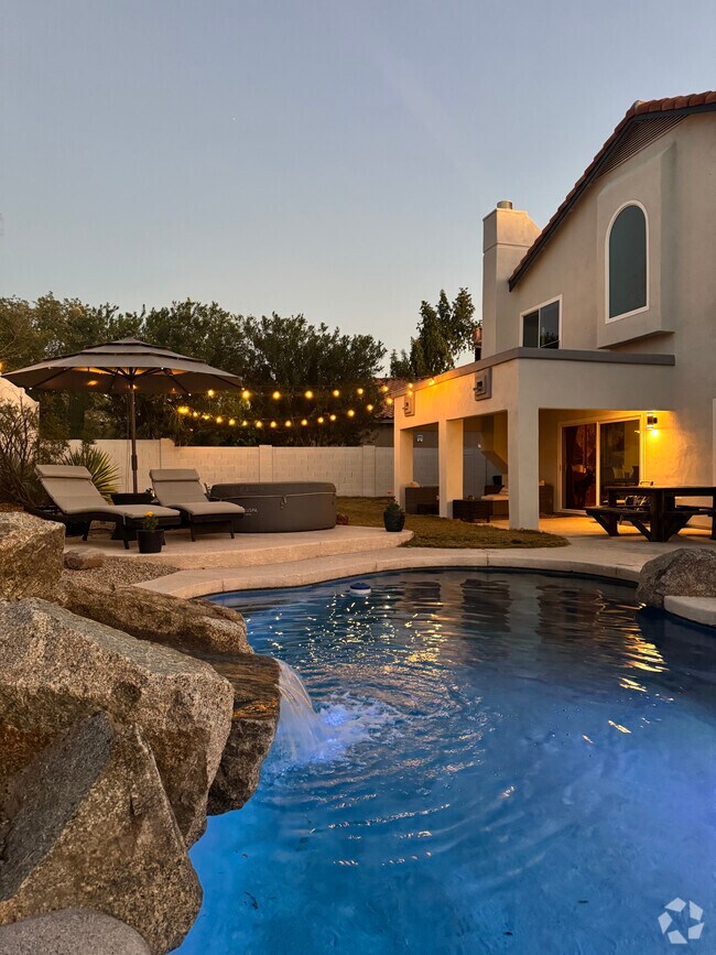 Red Mountain Village Apartments for Rent with a Swimming Pool - Mesa ...