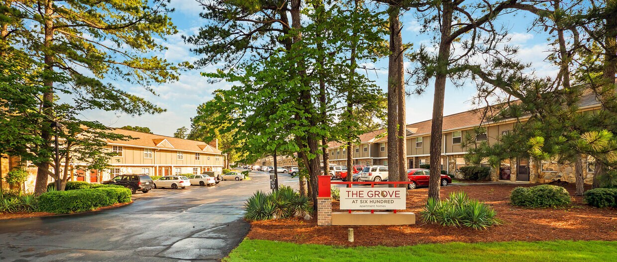 The Grove at Six Hundred Apartment Homes Apartments - 600 Redmond Road ...