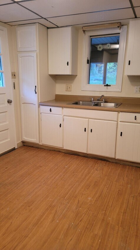 212 Walnut St, Pottsville, PA 17901 - House Rental in Pottsville, PA ...