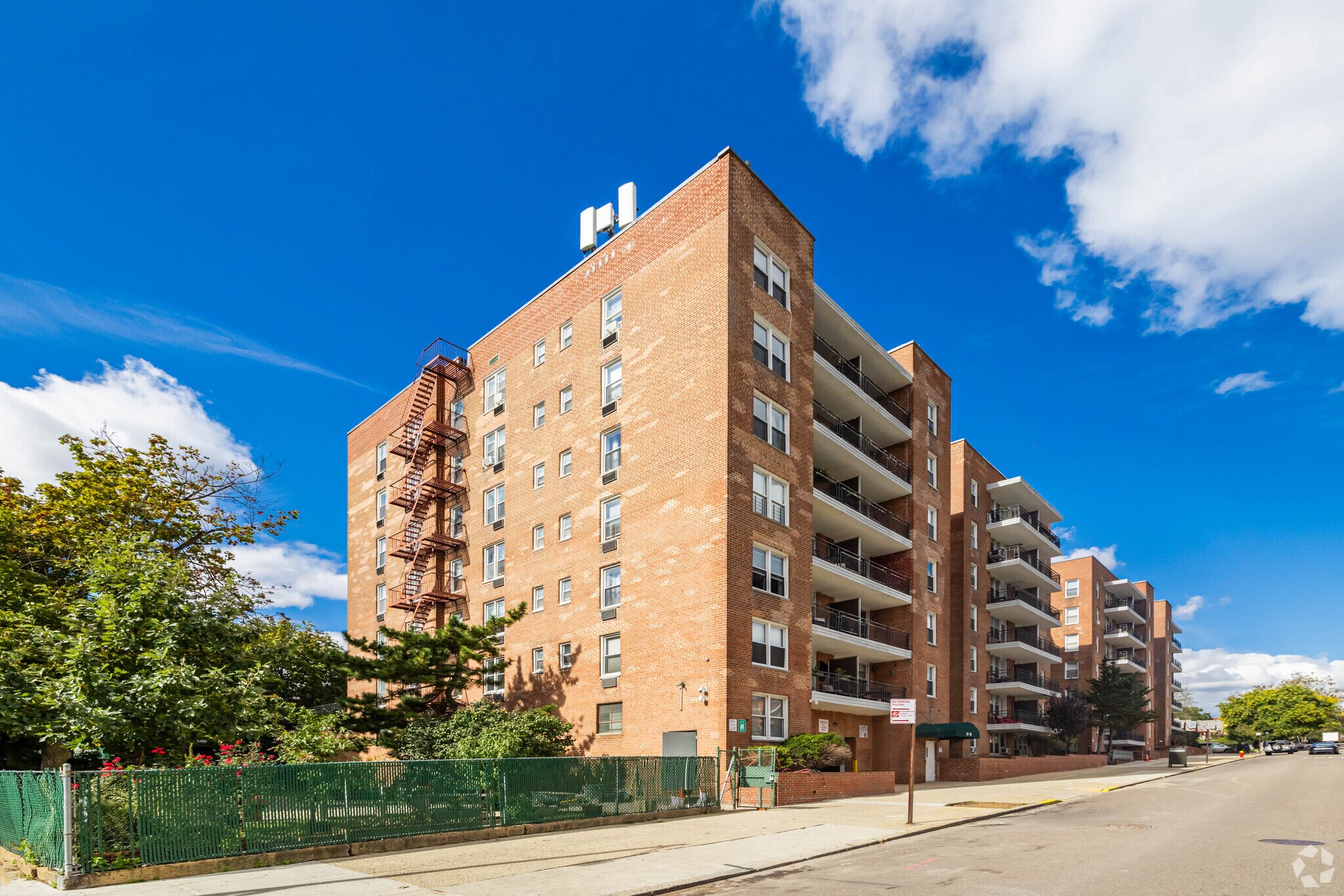 Thornton Place Owners - 67-50 Thornton Pl Forest Hills, NY 11375 ...
