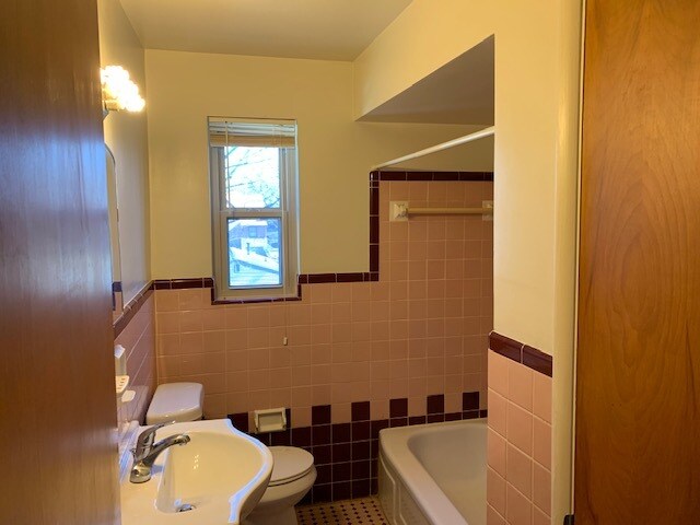 2283 Rosedale Ave Unit 2, Cincinnati, OH 45237 - Apartments in ...