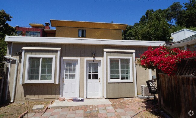 University Terrace Apartments for Rent with a Yard - Berkeley, CA - 1 ...