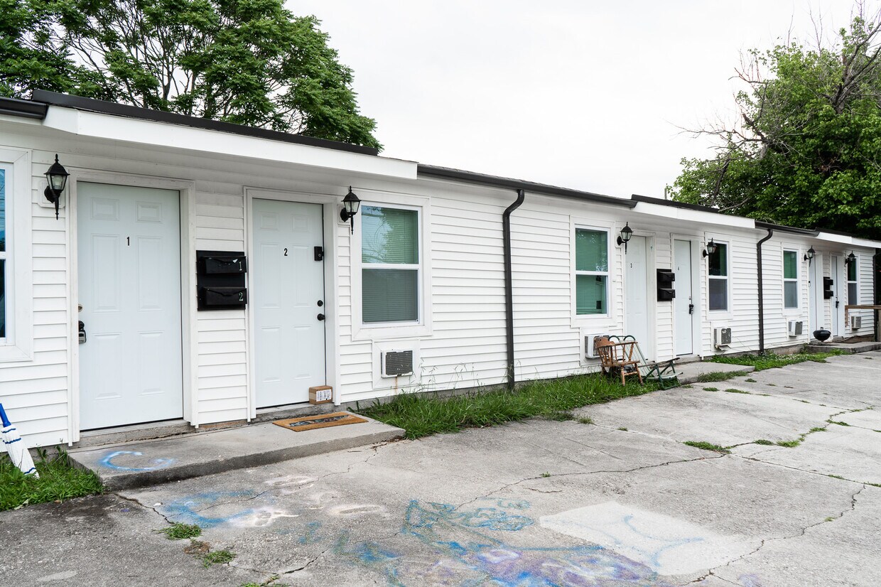 2311 Holbrook Dr Unit 1, Knoxville, TN 37918 - Room for Rent in Knoxville, TN | Apartments.com