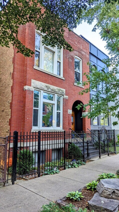 2343 W McLean Ave Unit 2, Chicago, IL 60647 - Condo for Rent in Chicago ...