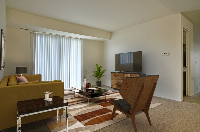 Perry Place Apartments Rentals in Grand Blanc at 12043 Juniper Way ...