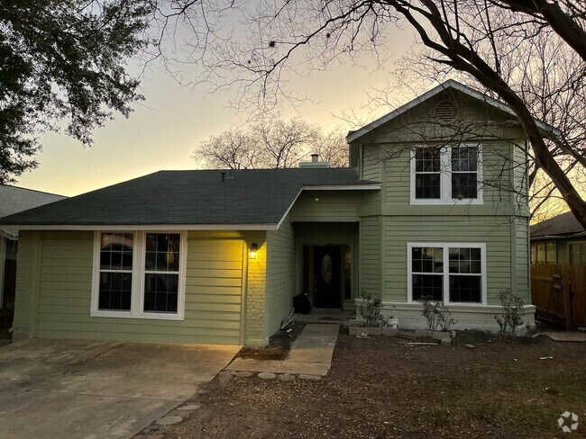 Crownwood Student Apartments for Rent - San Antonio, TX - 1 Rentals ...