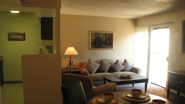 Sun Plaza Apartments - Albuquerque, NM | Apartments.com