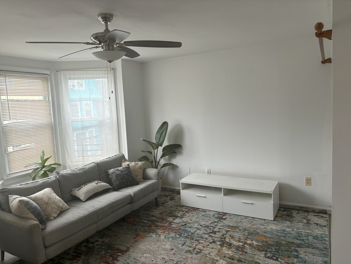 132 Parker St, Newark, NJ 07104 - 132 Parker St Newark, NJ 07104 ...