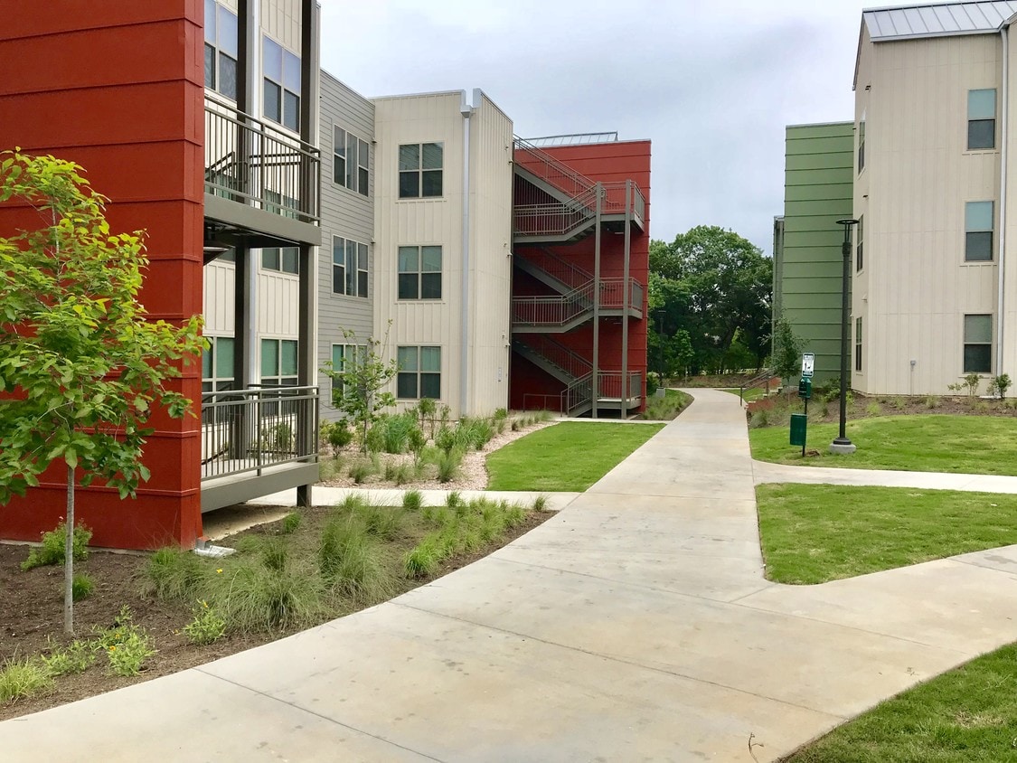 Cardinal Point Apartments - 11015 Four Points Dr Austin, TX 78726 ...