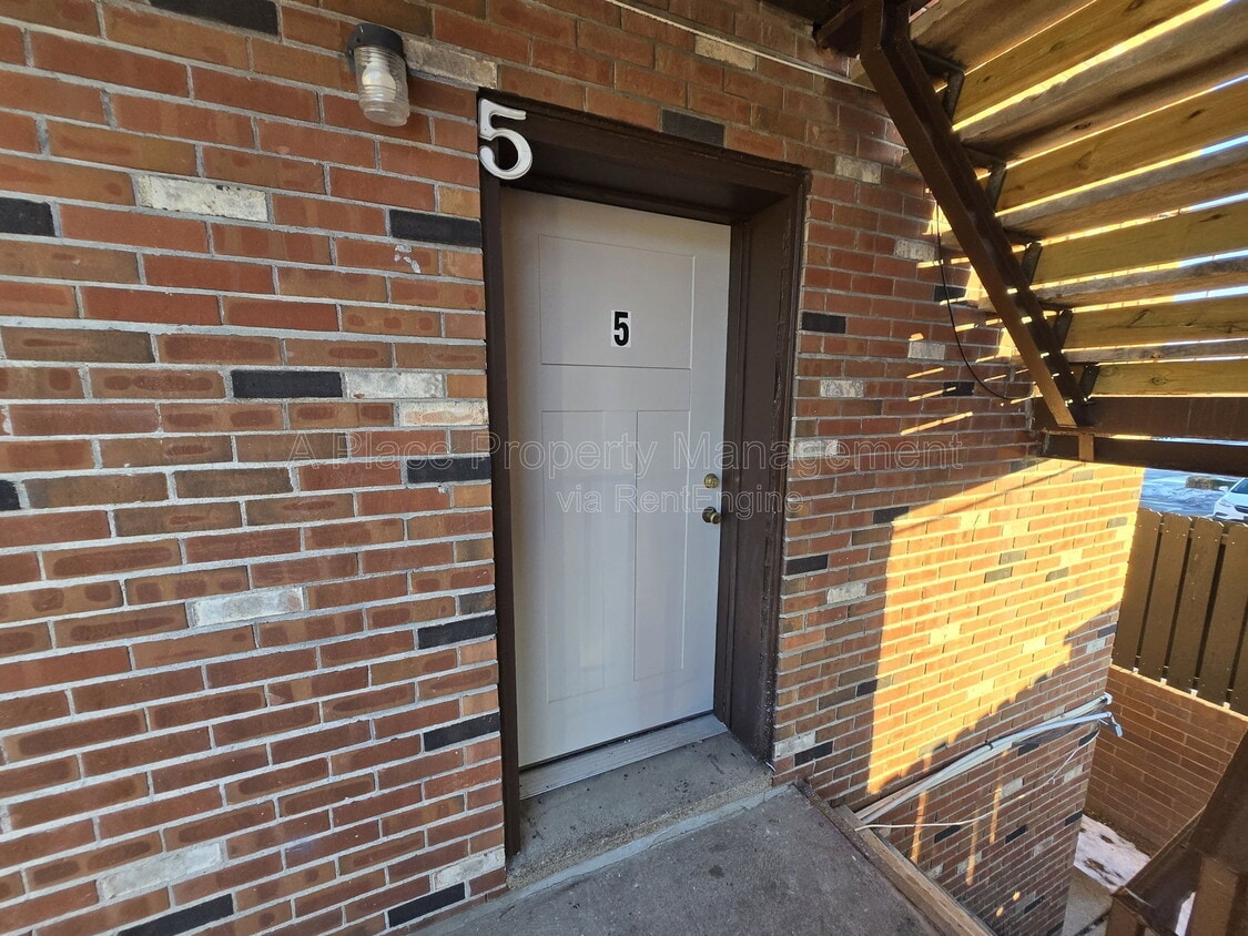 2625 S Big Bend Blvd, Maplewood, MO 63143 - Room for Rent in Maplewood ...