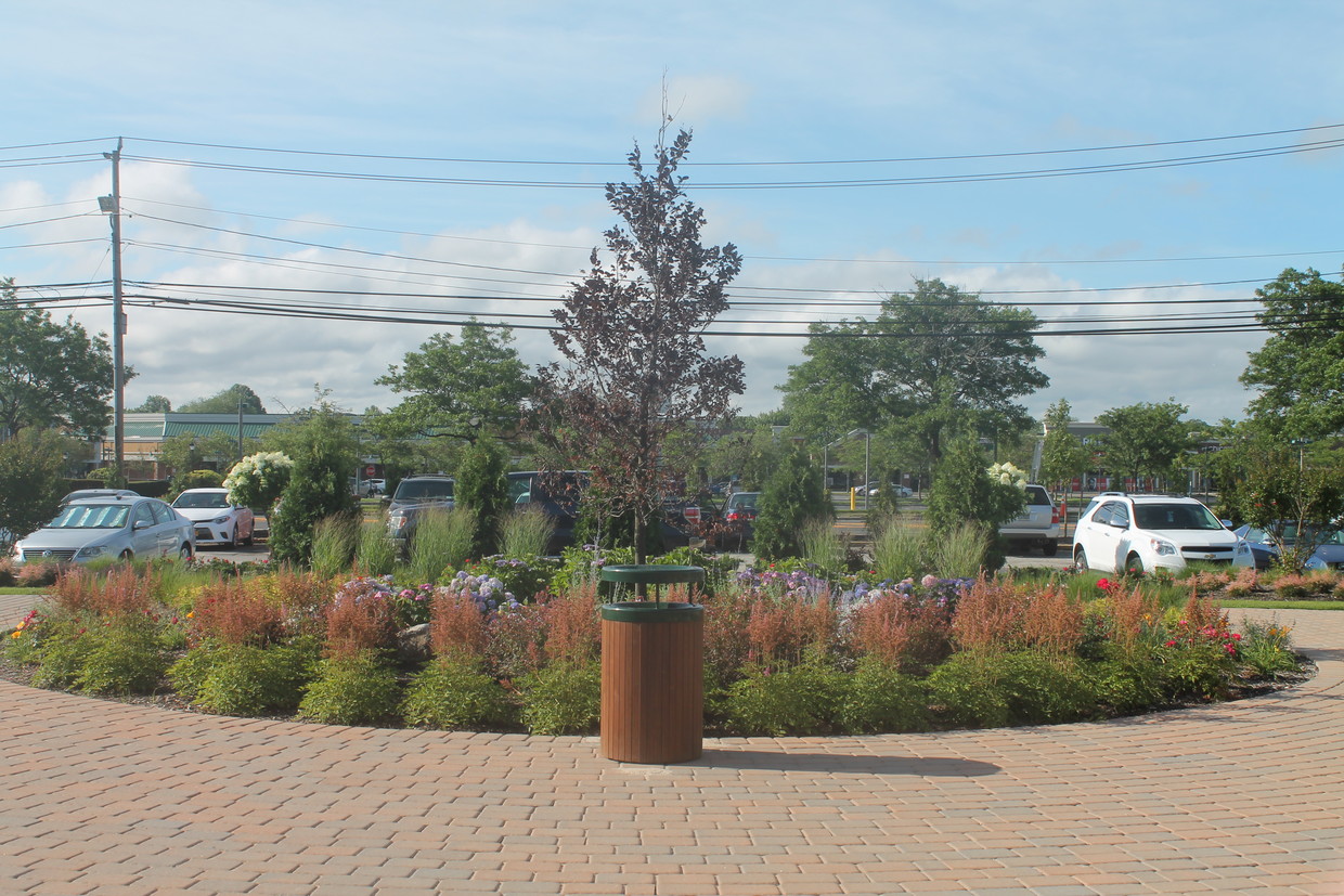 Mayfair Gardens - 51 Mayfair Gdns Commack, NY 11725 | Apartments.com