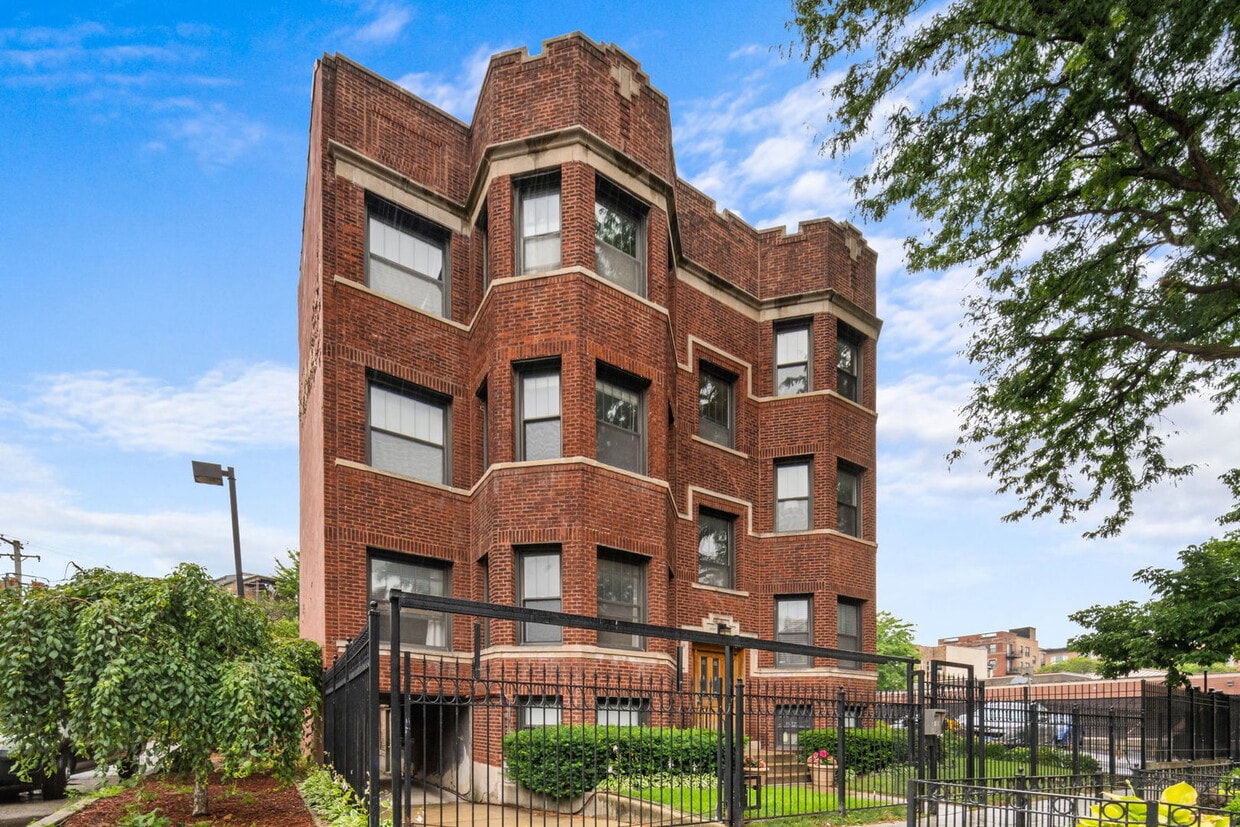 909 W Buena Ave, Chicago, IL 60613 - House Rental in Chicago, IL ...