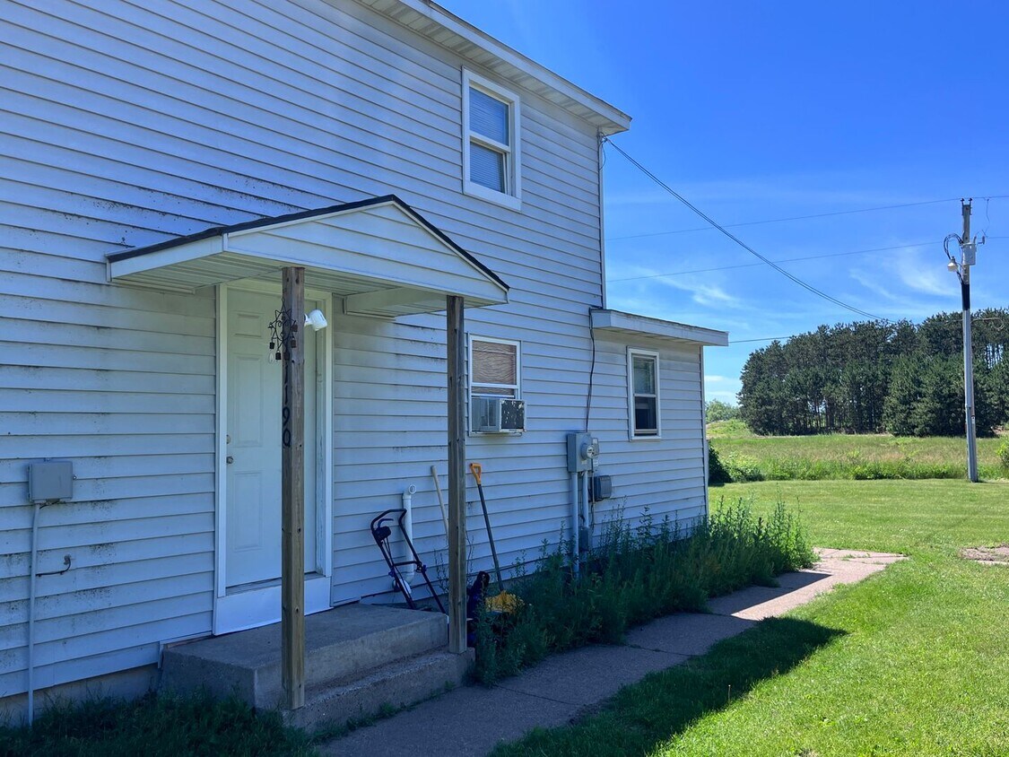 11188 16th Ave Unit 11190 16th, Chippewa Falls, WI 54729 - Room for ...