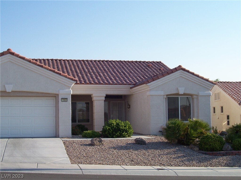 10920 Mission Lakes Ave, Las Vegas, NV 89134 - House Rental in Las ...