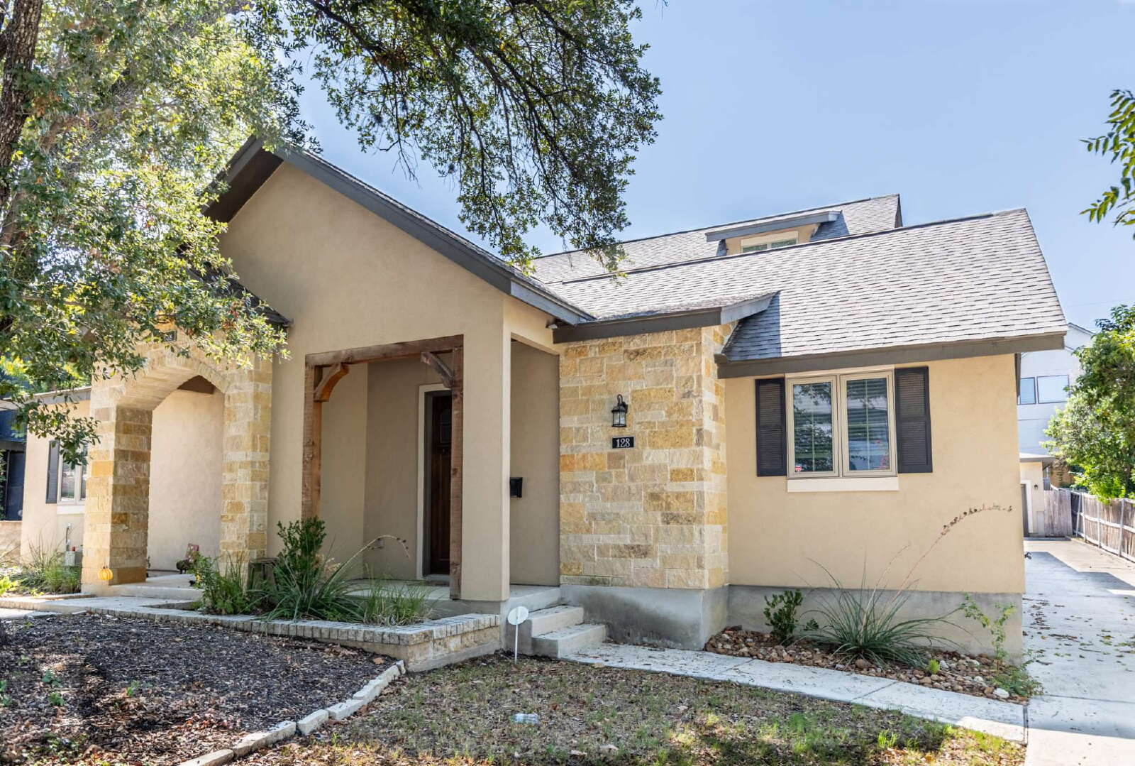 128 Elizabeth Rd, San Antonio, TX 78209 - Room for Rent in San Antonio ...