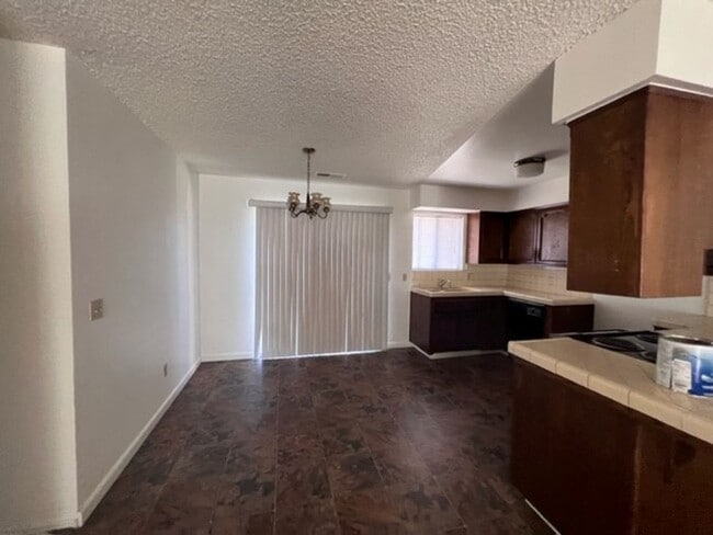 3627-3633 S Shady St Unit 3631, Visalia, CA 93277 - Room for Rent in ...