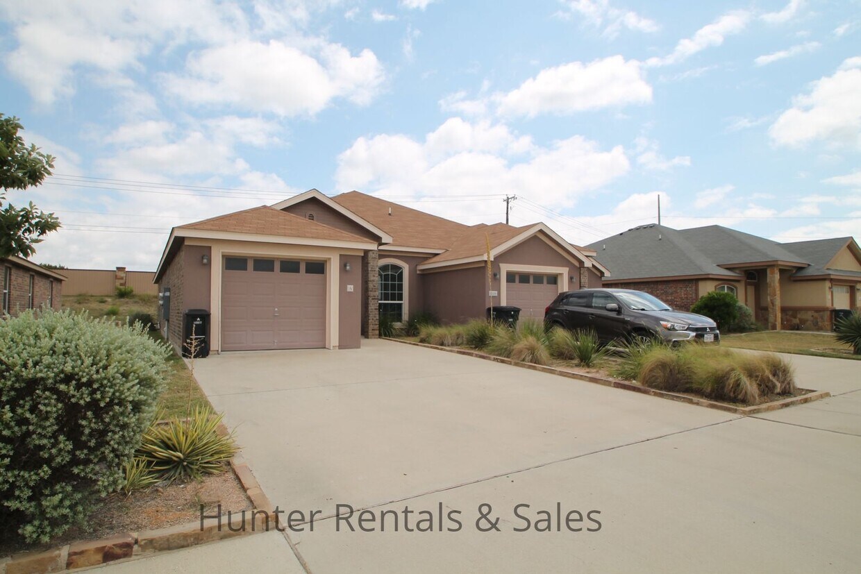209 Study Hall Lp, Killeen, TX 76549 - Townhome Rentals in Killeen TX ...