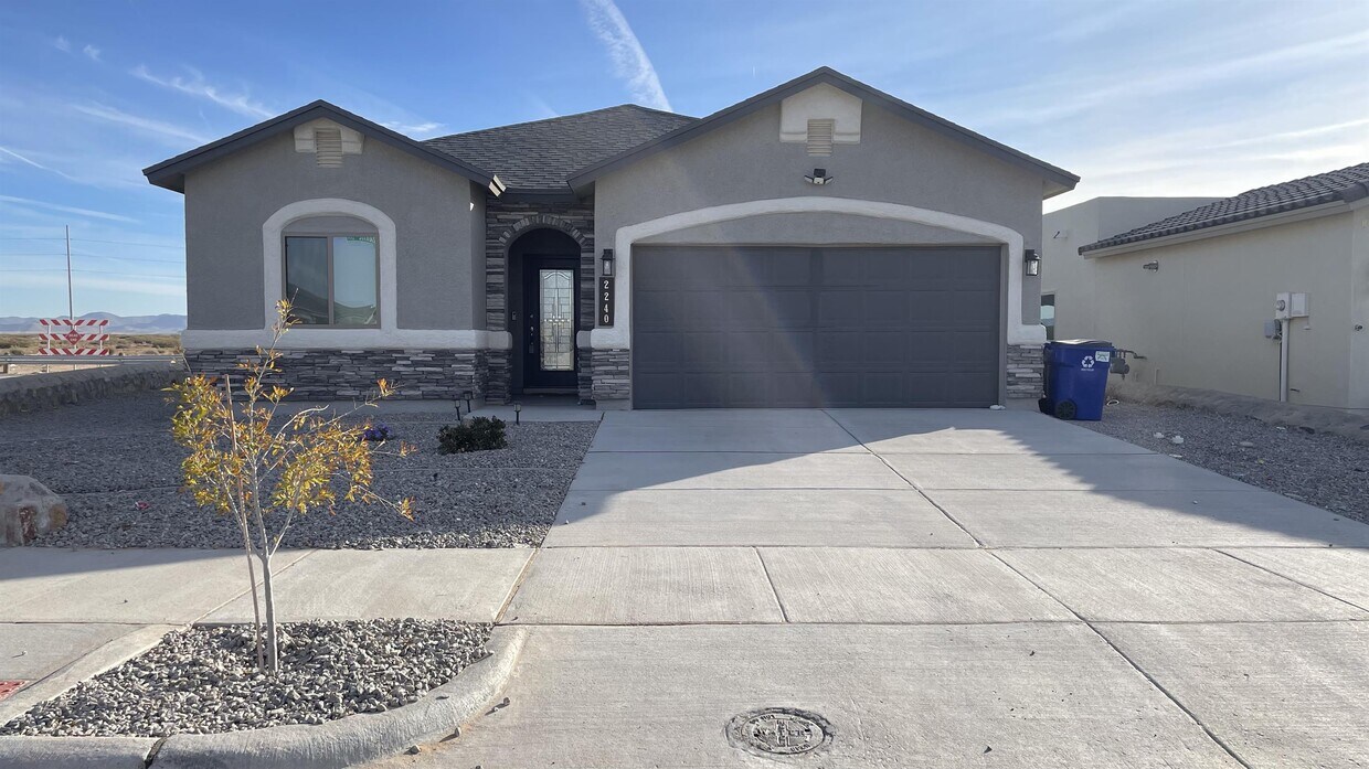 2240 Tierra Delmonte Dr, El Paso, TX 79938 - House Rental in El Paso ... 2240 Tierra Delmonte Dr, El Paso, TX 79938 - House Rental in El Paso ...