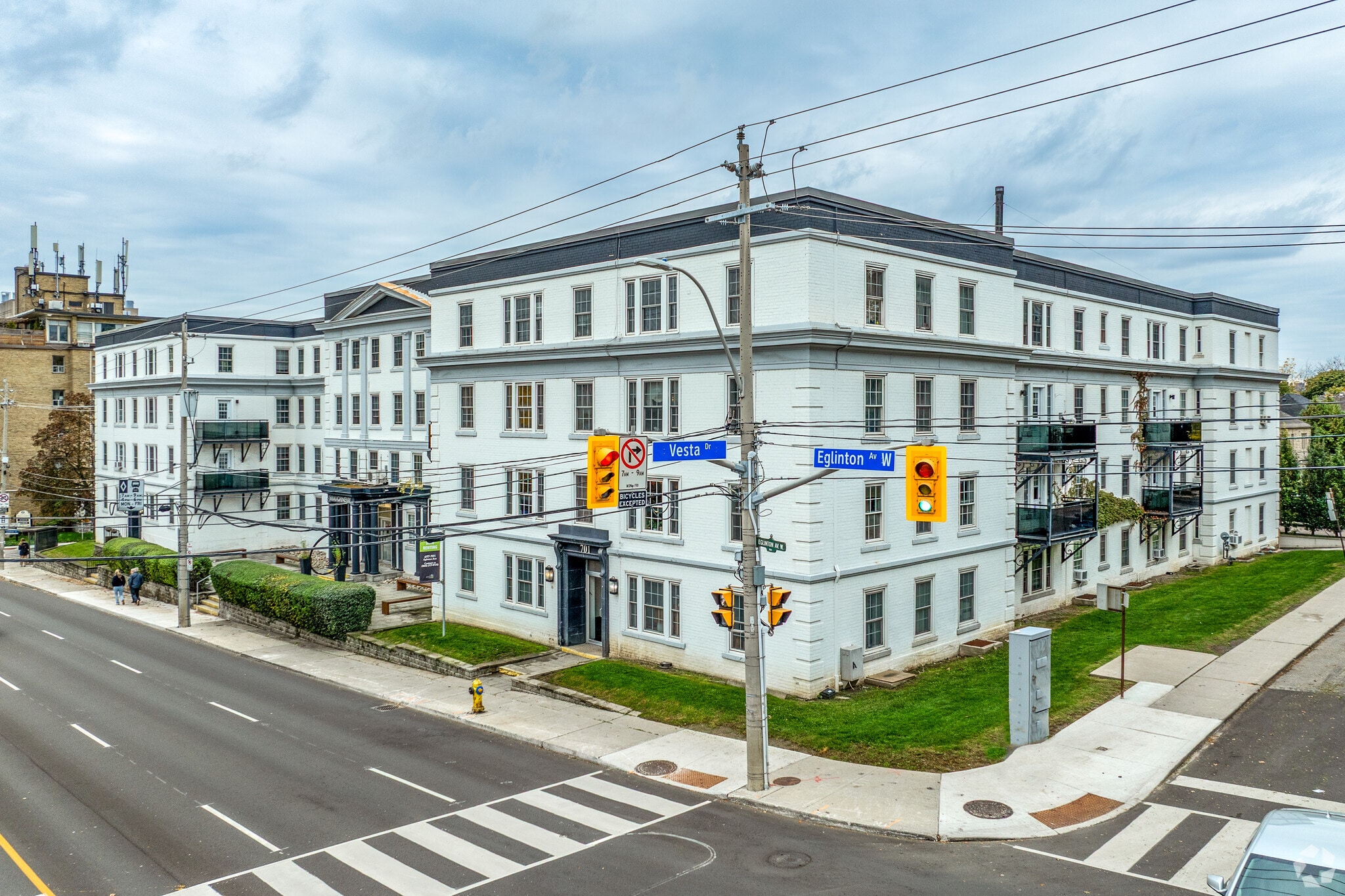 697-701 Eglinton Apartments - 697-701 Eglinton Ave W Toronto, ON ...