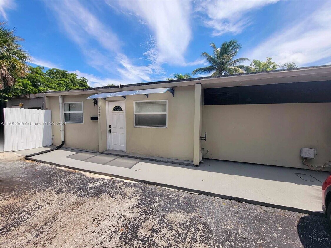 6628 Miami Lakes Dr Hialeah, FL 33014 - Alquileres en Hialeah, FL ...