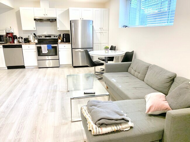 11849 238B St, Maple Ridge, BC V4R 2T8 - House for Rent in Maple Ridge ...