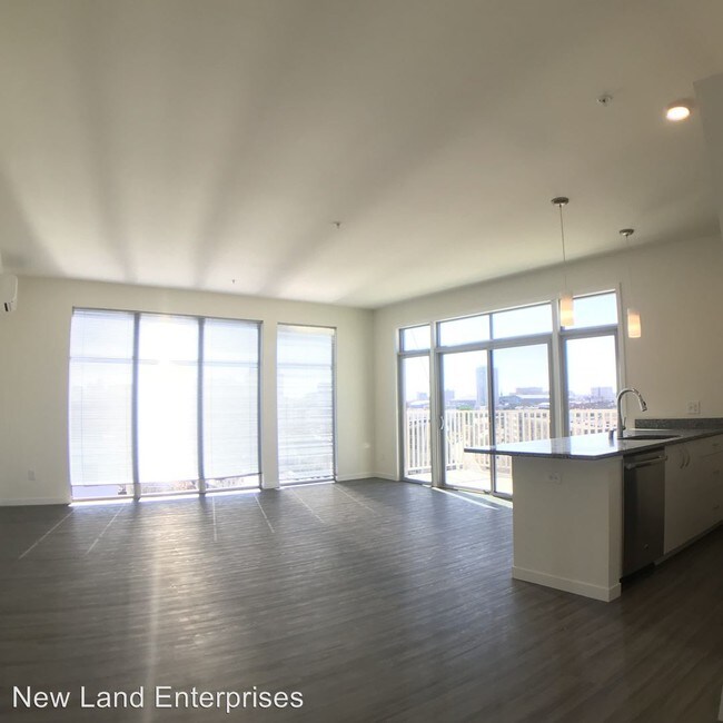 Encore Apartments - Milwaukee, WI | Apartments.com