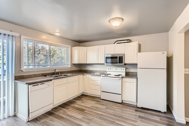 Pinnacle Apartments - Apartments in Seattle, WA | Apartments.com