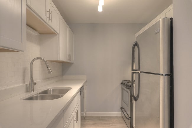 Vestavia Place Apartments - Vestavia Hills, AL | Apartments.com