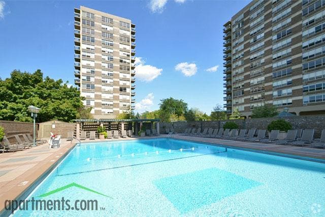 Juneau Village Towers Apartments - Milwaukee, WI | Apartments.com