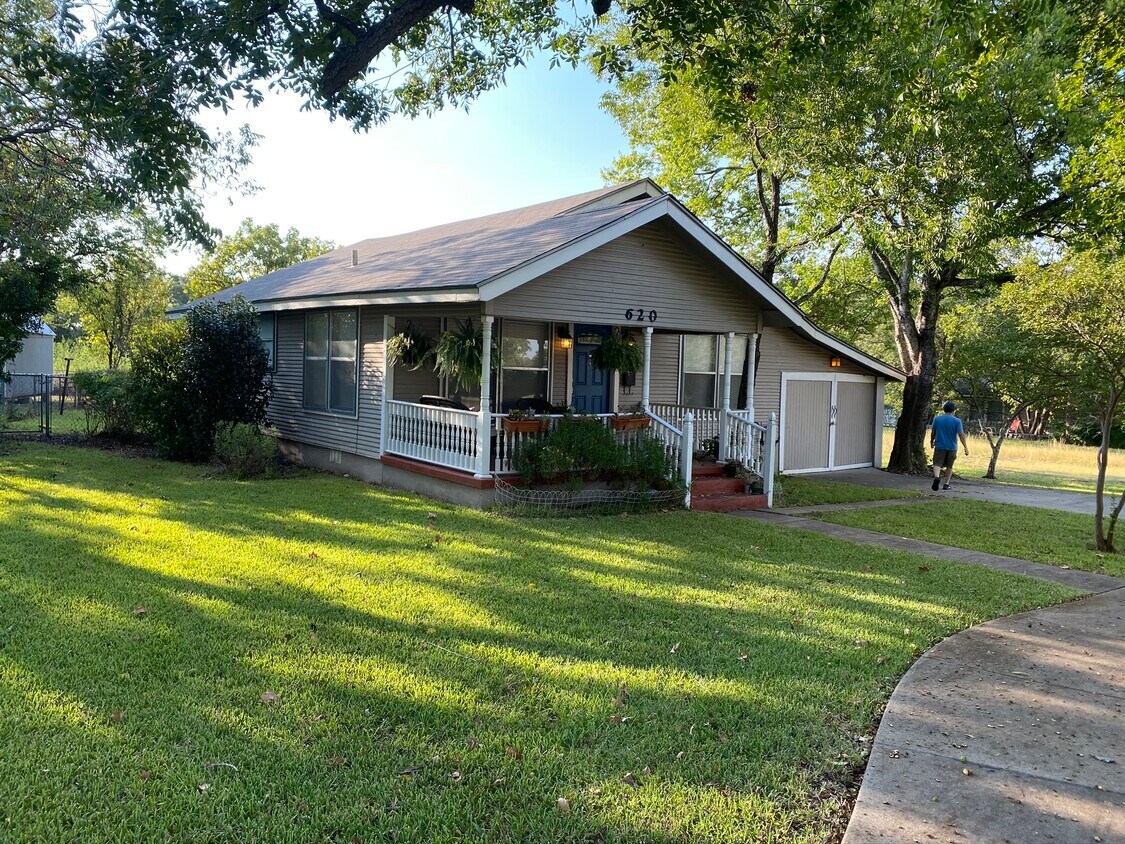 620 Circle Ave, Round Rock, TX 78664 - House Rental in Round Rock, TX ...
