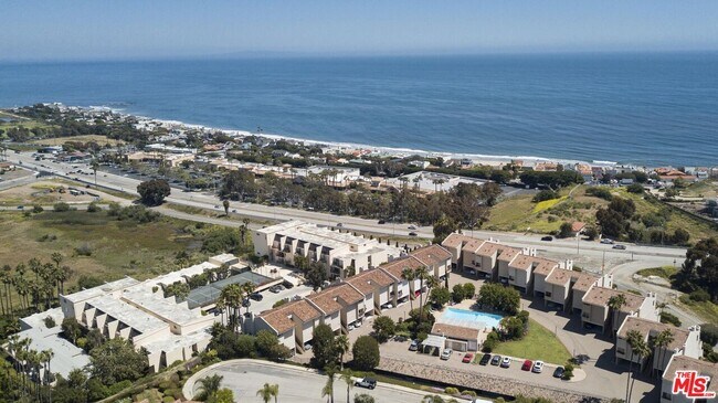 23914 De Ville Way Unit D, Malibu, CA 90265 - Condo for Rent in Malibu ...