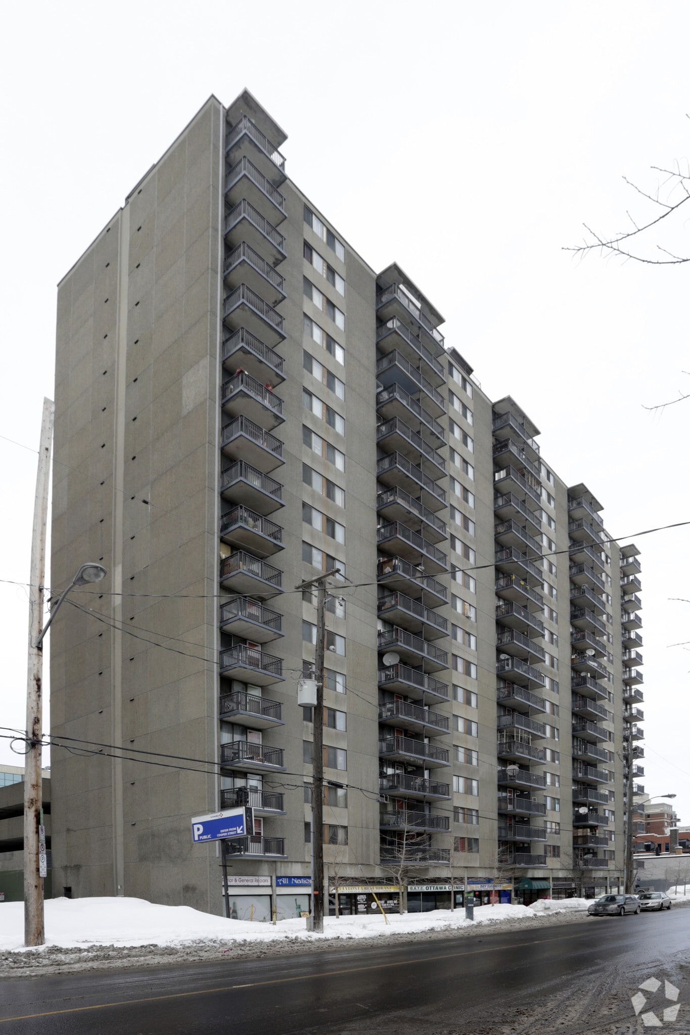 Somerset Towers Apartments - 395-405 Somerset St W Ottawa, ON ...