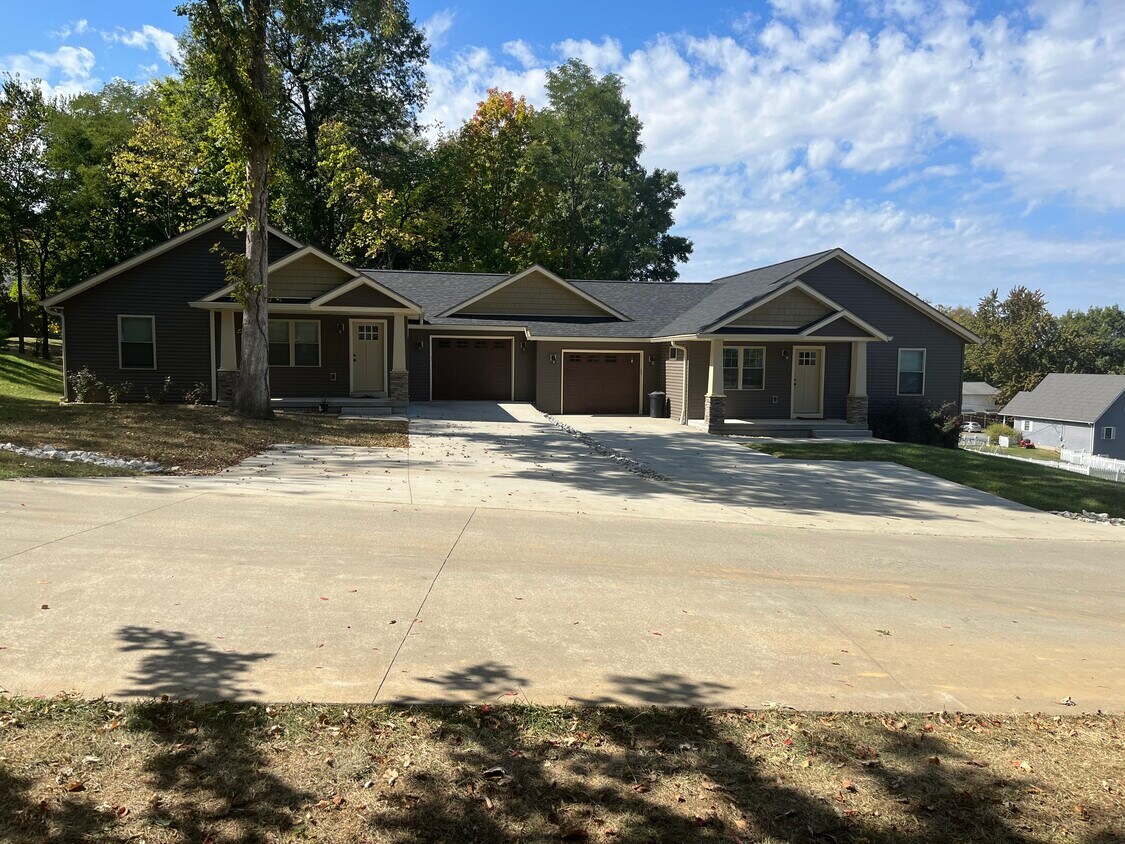 911 SW 5th St Unit 911, Washington, IN 47501 - Condo for Rent in ...