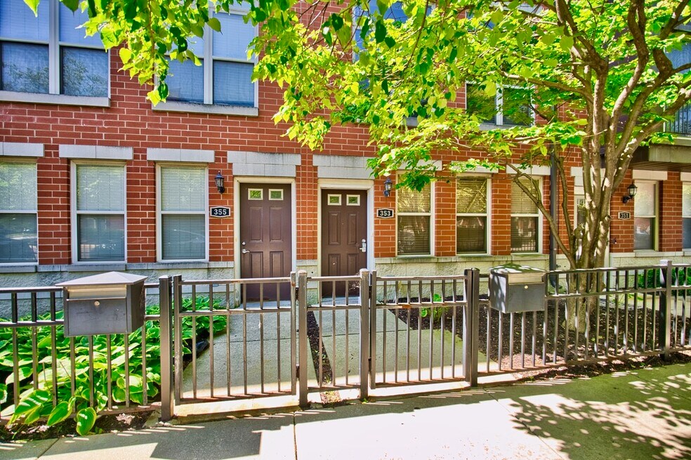 205 W Randolph St, Chicago, IL 60606 - Condo for Rent in Chicago, IL ...