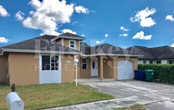 Weitzer Serena Lakes Townhomes Apartments for Rent with Parking - Miami, FL - 13 Rentals ...