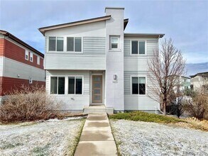 Spaces at the Ranch Apartments for Rent with a Swimming Pool ...