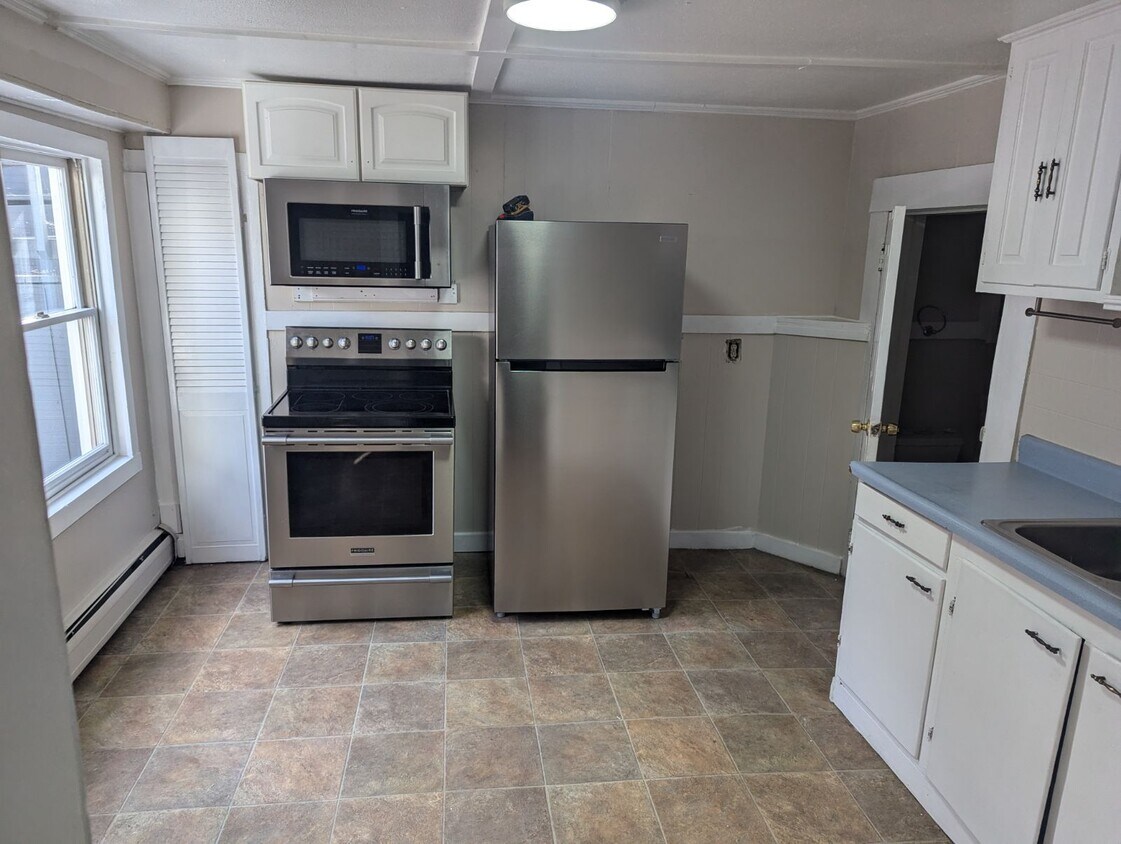 21 Clark St Unit Apt C, Southbridge, MA 01550 - 21 Clark St Southbridge ...