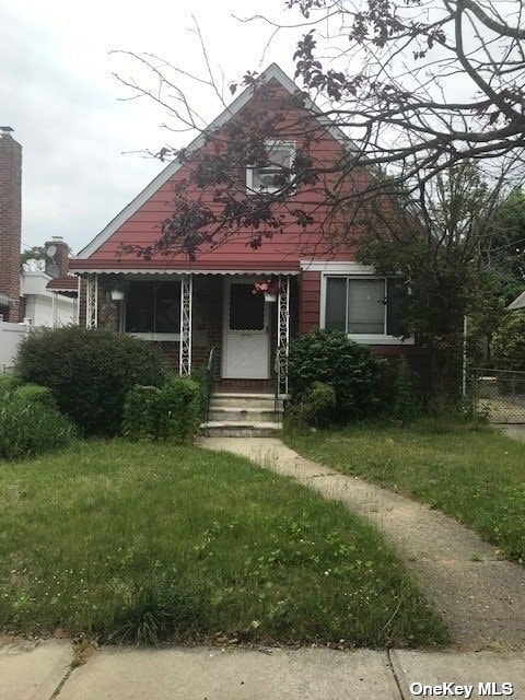 13 Pine St, Elmont, NY 11003 - House Rental in Elmont, NY | Apartments.com