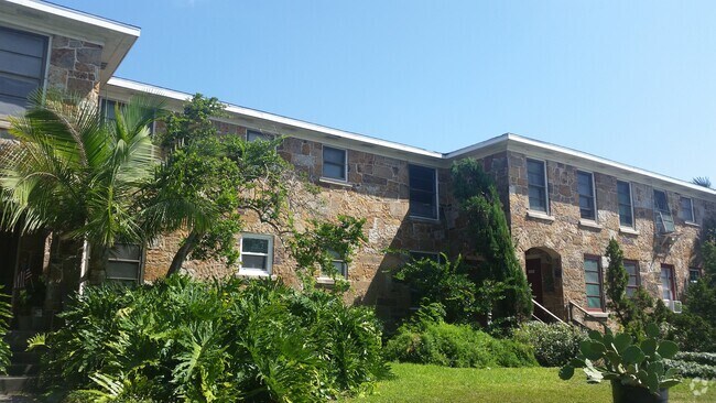 Del Mar Apartments for Rent with Hardwood Floors - Corpus Christi, TX ...