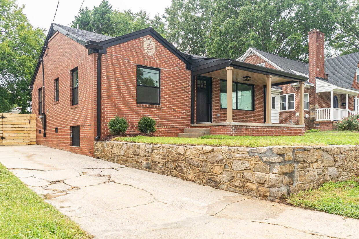 1104 E Martin St, Raleigh, NC 27610 - House Rental in Raleigh, NC ...