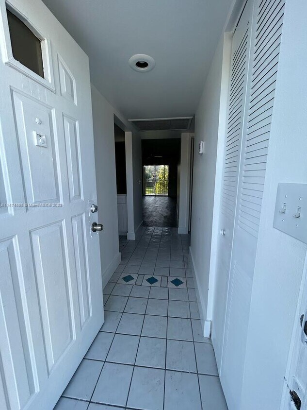 470 NE 210th Cir Terrace Unit 204-11, Miami, FL 33179 - Condo for Rent ...