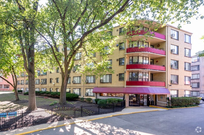 Best Luxury Brightwood Studio Apartments for Rent - Washington, DC ...