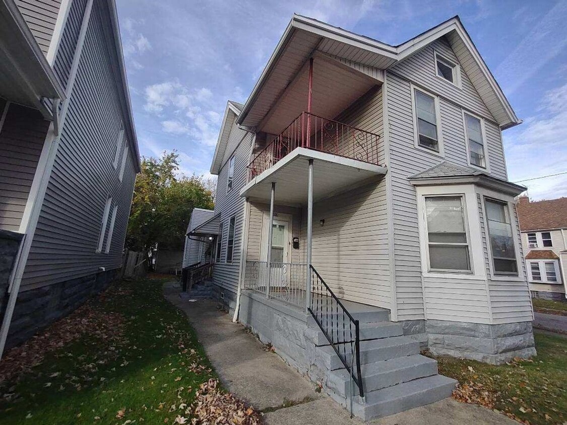 1336 W 95th St Unit 2nd Floor, Cleveland, OH 44102 - Room for Rent in ...