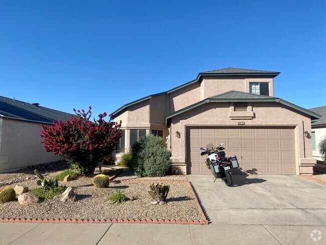 Lake Point At Desert Harbor Apartments for Rent with Extra Storage ...