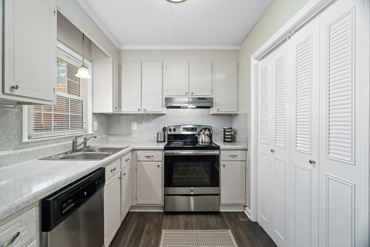 Maple Run - 2003 Canterwood Dr Charlotte, NC 28213 | Apartments.com