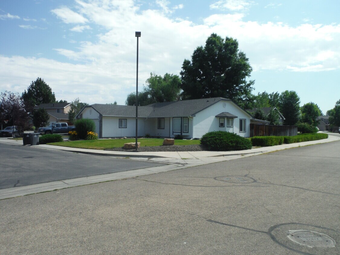 450 Procyon Pl, Star, ID 83669 - House Rental in Star, ID | Apartments.com