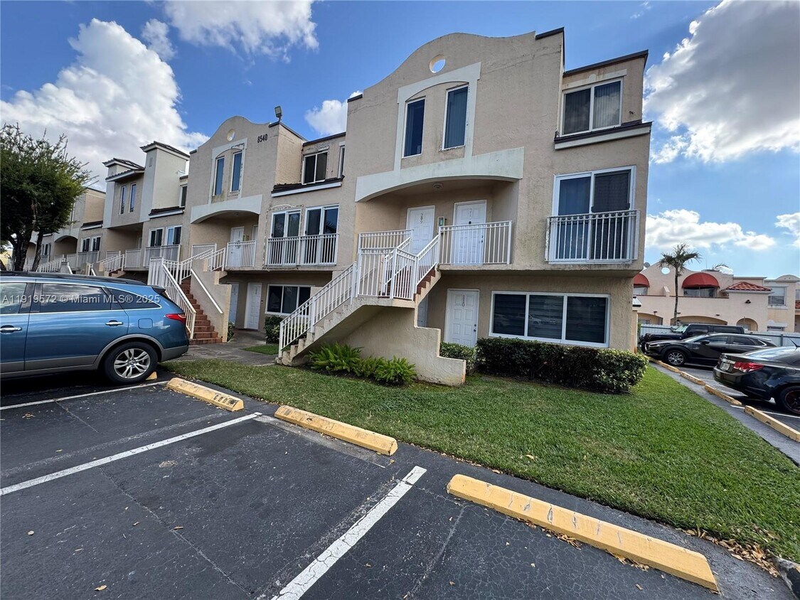 8540 NW 6th Ln, Miami, FL 33126 - Townhome Rentals in Miami FL | Apartments.com
