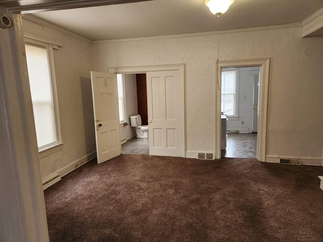 318 N Marion St Unit 318 Marion, Ottumwa, IA 52501 - Room for Rent in ...