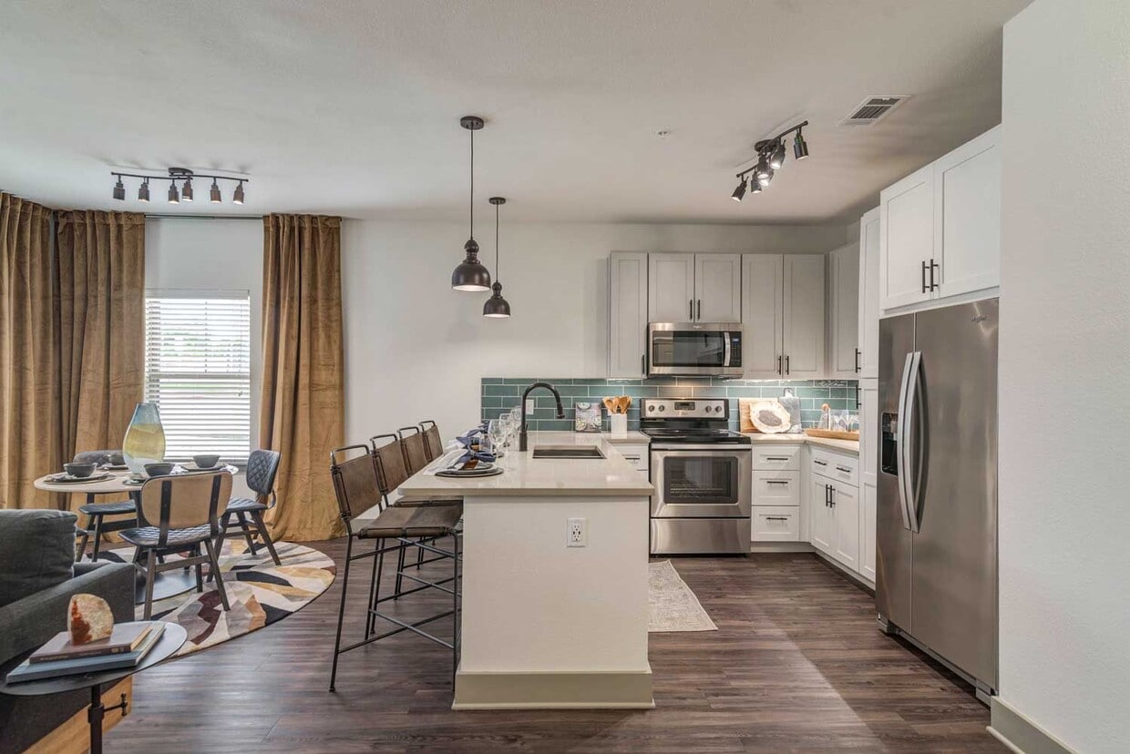 The Hadley Riverside - 6032 Travertine Ln Fort Worth, TX 76137 ...